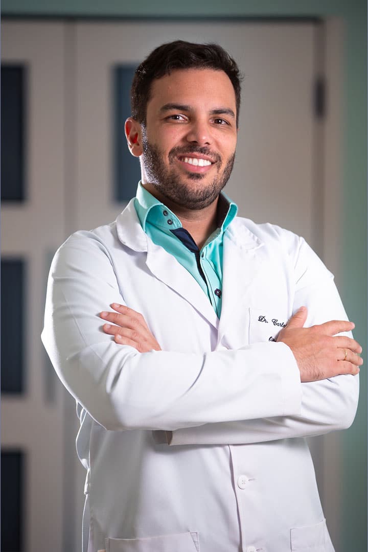 Dr. Carlos Augusto de Oliveira Botelho Júnior - Clínica e Cirurgia de Olhos (CCO)